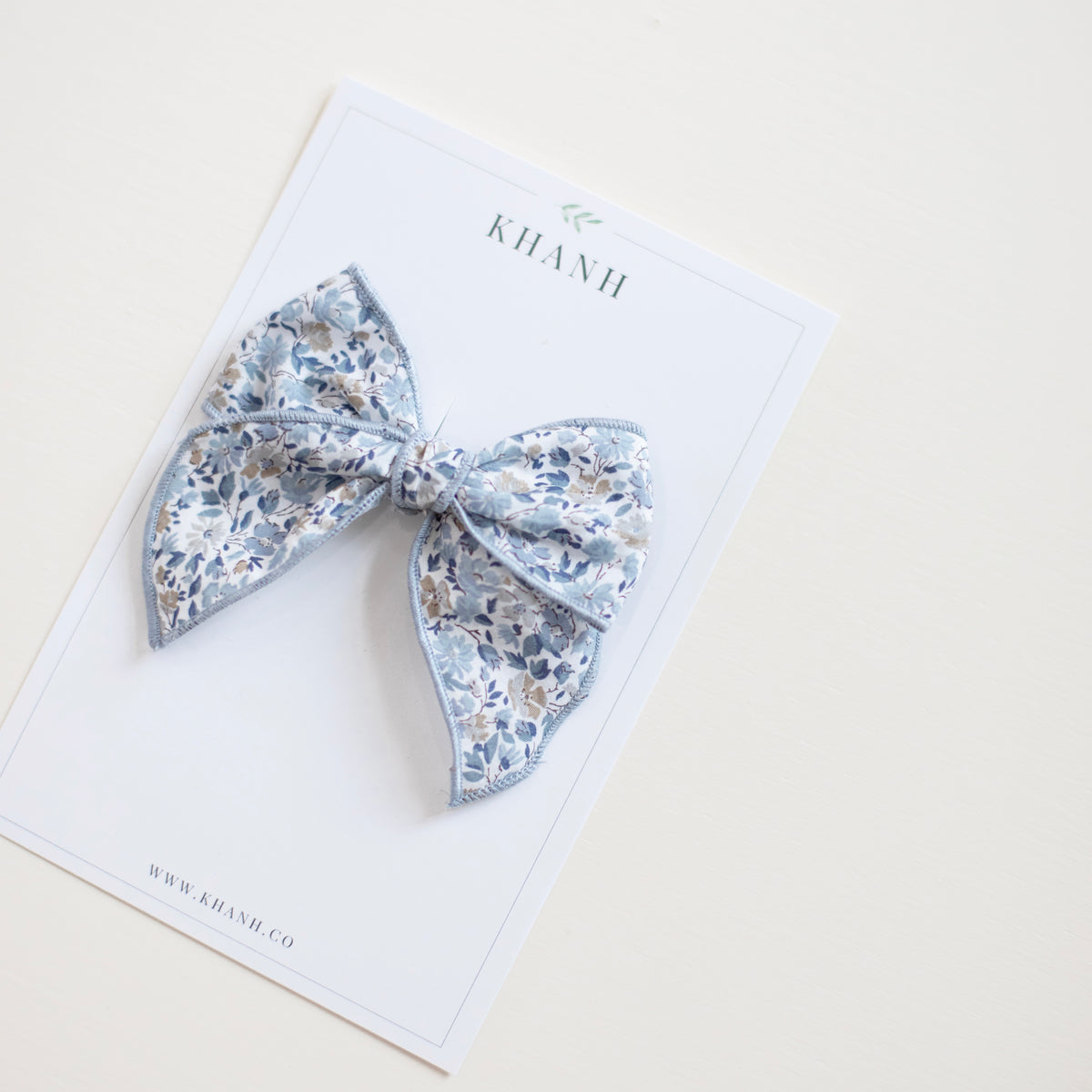 Elsa || Medium Whimsical Bow – Khanh